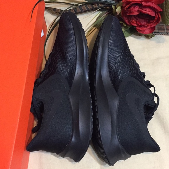 Nike | Shoes | New Nike Zoom Winflo 6 4 E | Poshmark